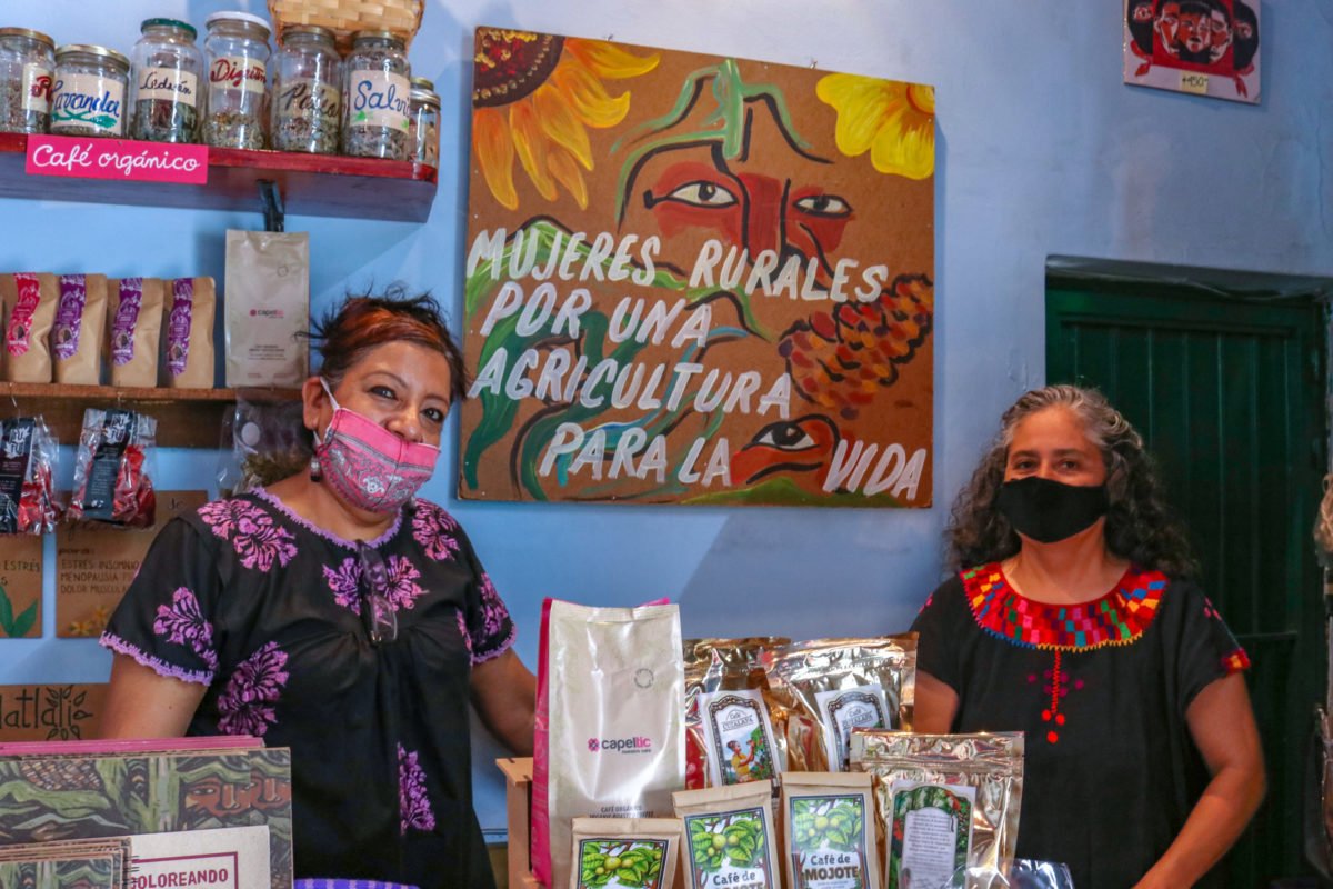 Mercadito Flor de Luna: la red de mujeres que luchan por una ...
