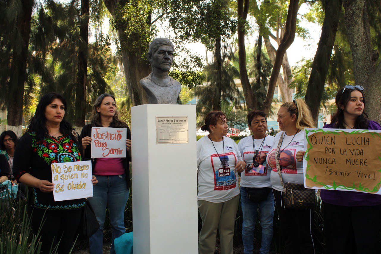 A seis años del asesinato de Samir Flores, instalan antimonumento en ...